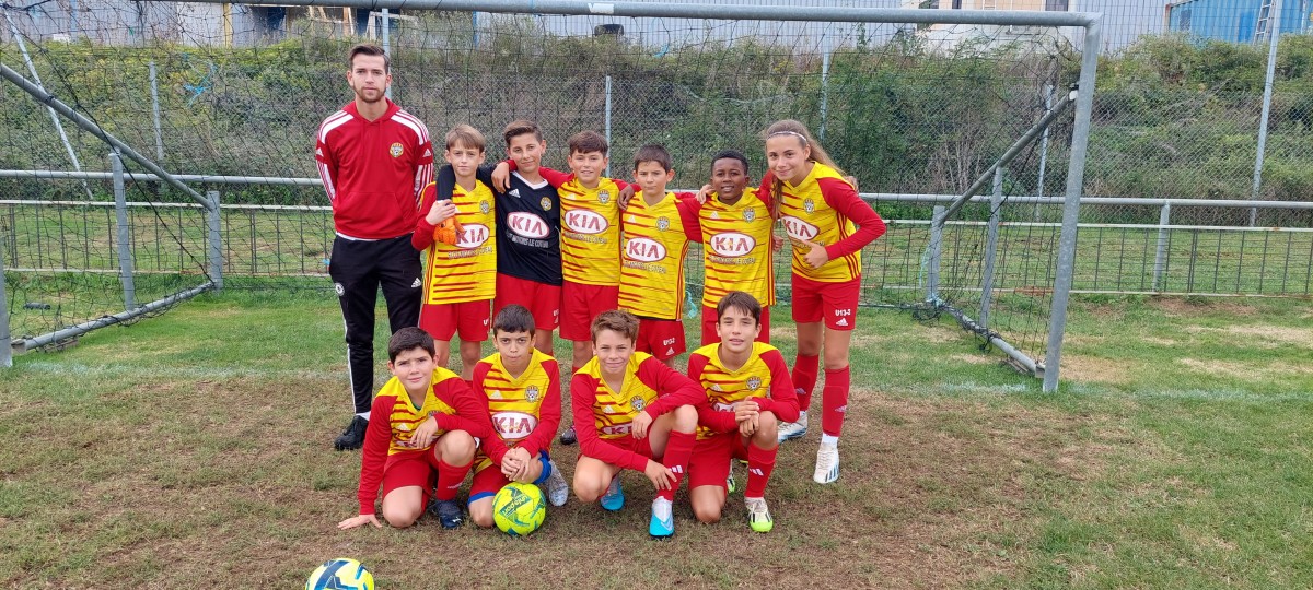 Groupe U13/U12 -Olympique Le Coteau Groupe U13/U12 -Olympique Le Coteau